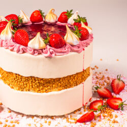 Queen Victoria Sponge - The Family Cake Company