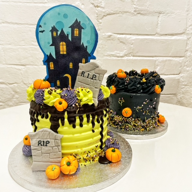 Ghost Halloween Cake 👻 - The Family Cake Company